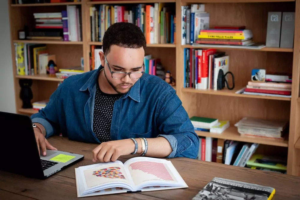 Typeontwerper Tré Seals kondigt zijn allereerste boek aan, 'Dream in Color' 1416_1