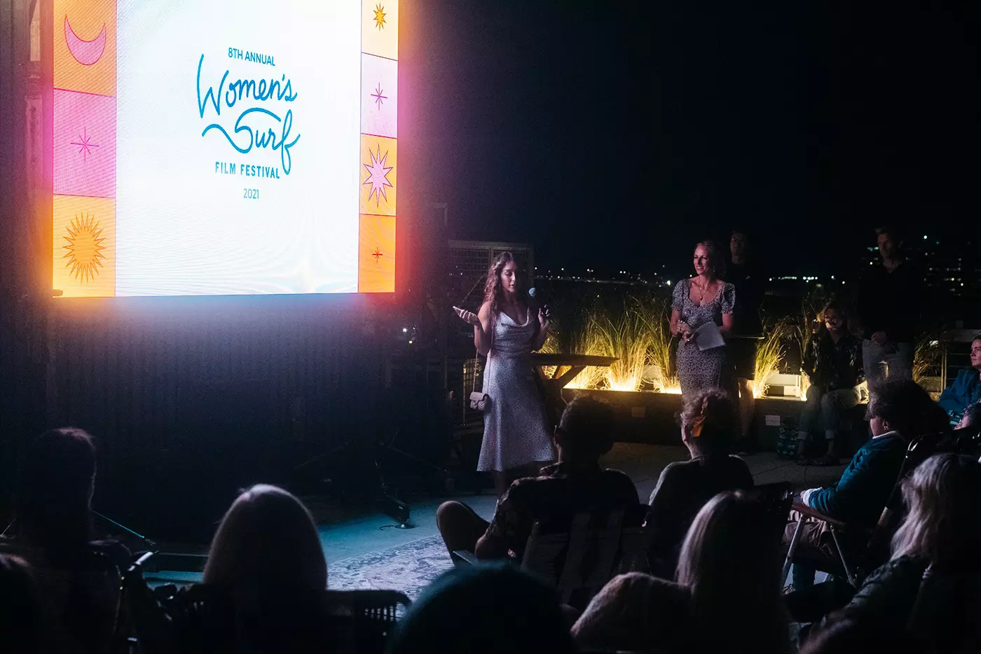 Il Women's Surf Film Festival presenta un'identità di marca solare e ispirata ai tarocchi 1538_21