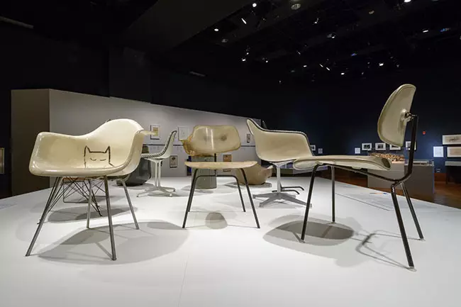 Charles ndi Ray Eames