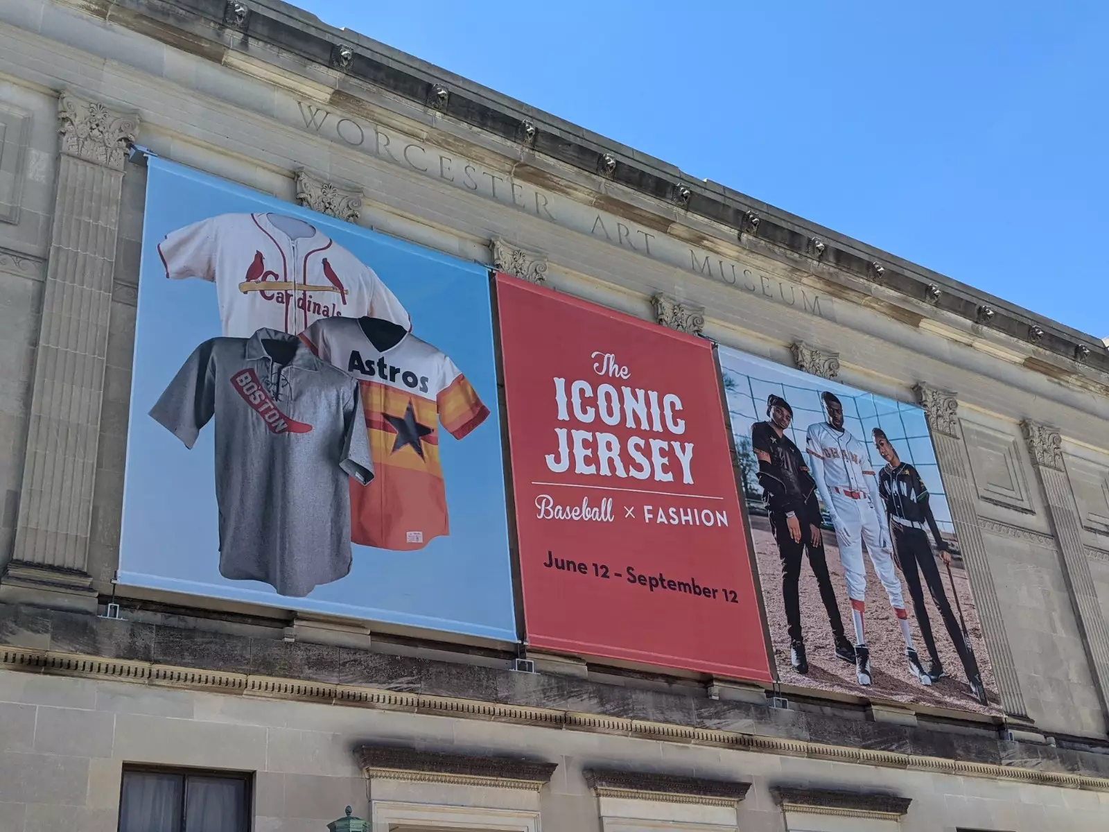 Το Iconic Jersey Exhibit της WAM εξερευνά το πιο μοντέρνο ένδυμα του μπέιζμπολ και την ιστορία του σχεδιασμού του