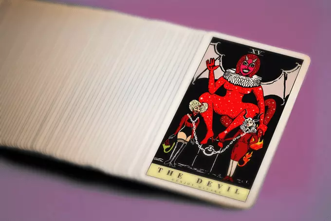 Ne vous éloignez pas des cartes de tarot de Juanjo Cristiani inspirées de la course de dragsters de RuPaul 1912_8