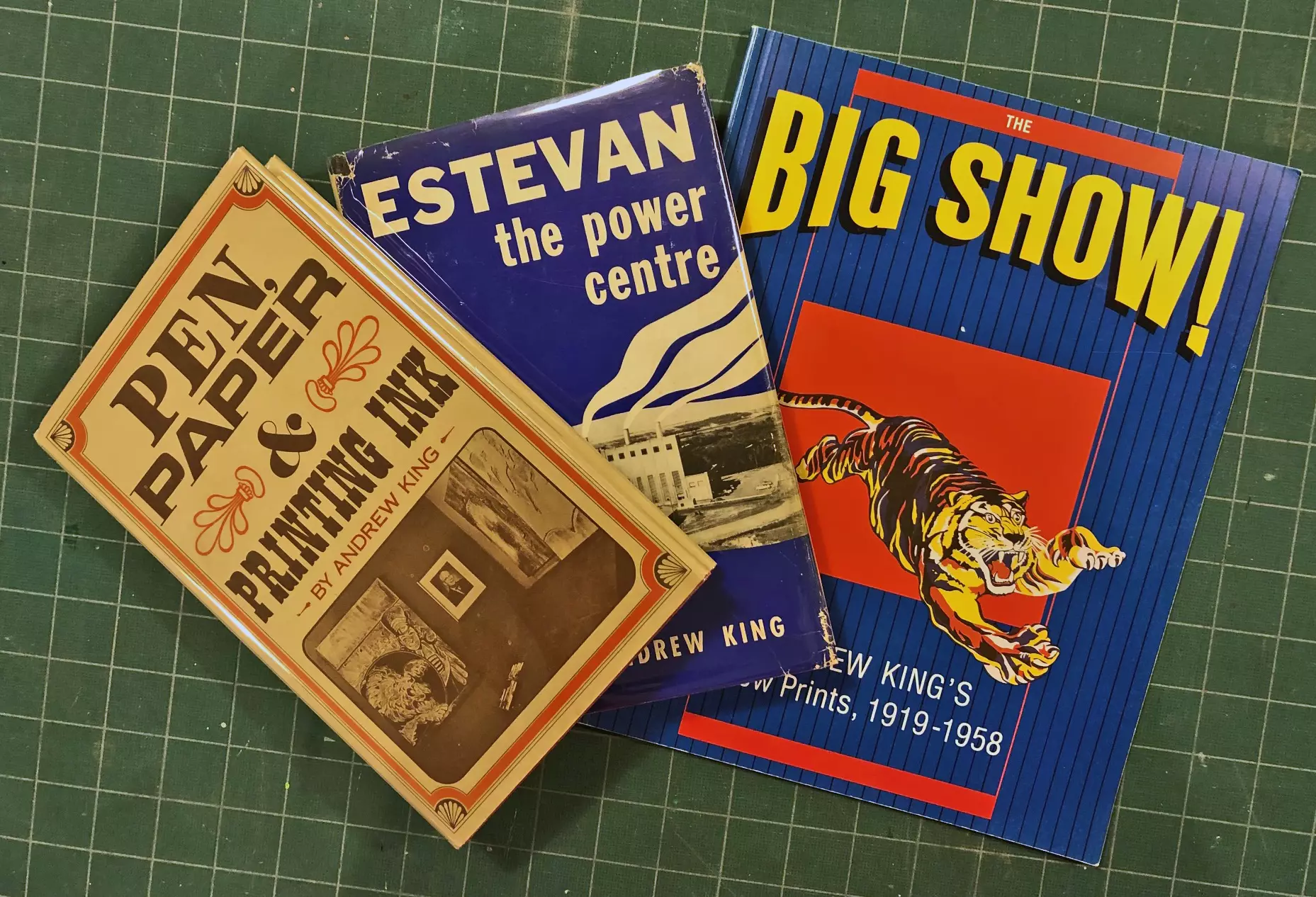 King se geskiedenis van Kanadese drukwerk en uitgewery (1970), sy boek oor Estevan (1967), en die 1987-katalogus vir die terugskouende uitstalling van die Dunlop-galery.