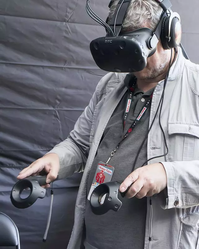 Virtual Reality ແລະອື່ນໆອີກທີ່ Maker Faire 2017 2631_1