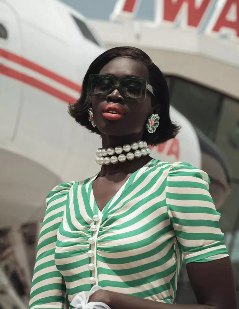 ‘The Unamerican Dream’ ඡායාරූප මාලාව Reimagines 1950s Magazine covers to include black women 2887_8