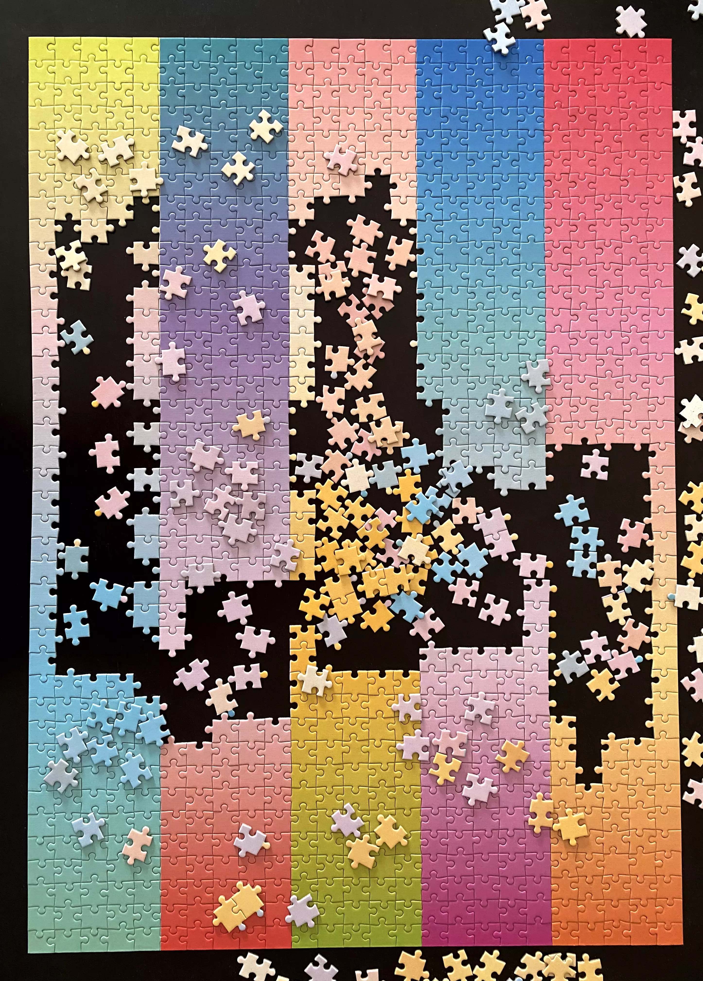 Aceste puzzle-uri cu gradient oferă o abordare liniștitoare, fără ecran, a atenției 307_5