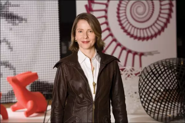 2015 AIGA Madalyaları: MoMA Tasarım Küratörü Paola Antonelli