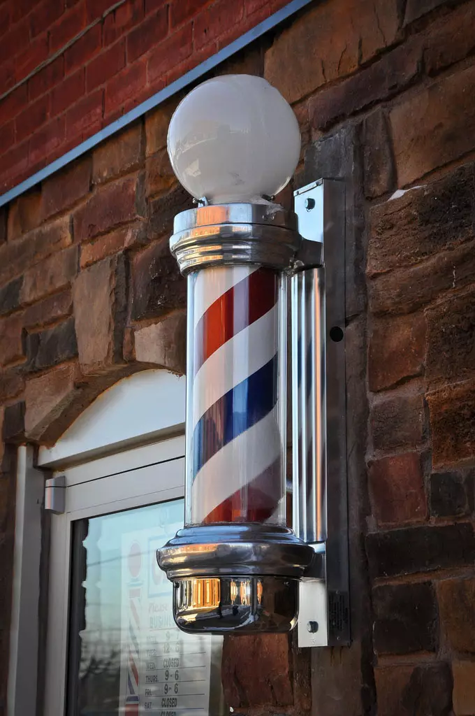 Barber pole ni Valerie Everett sa Flickr: http://bit.ly/1nswC2J