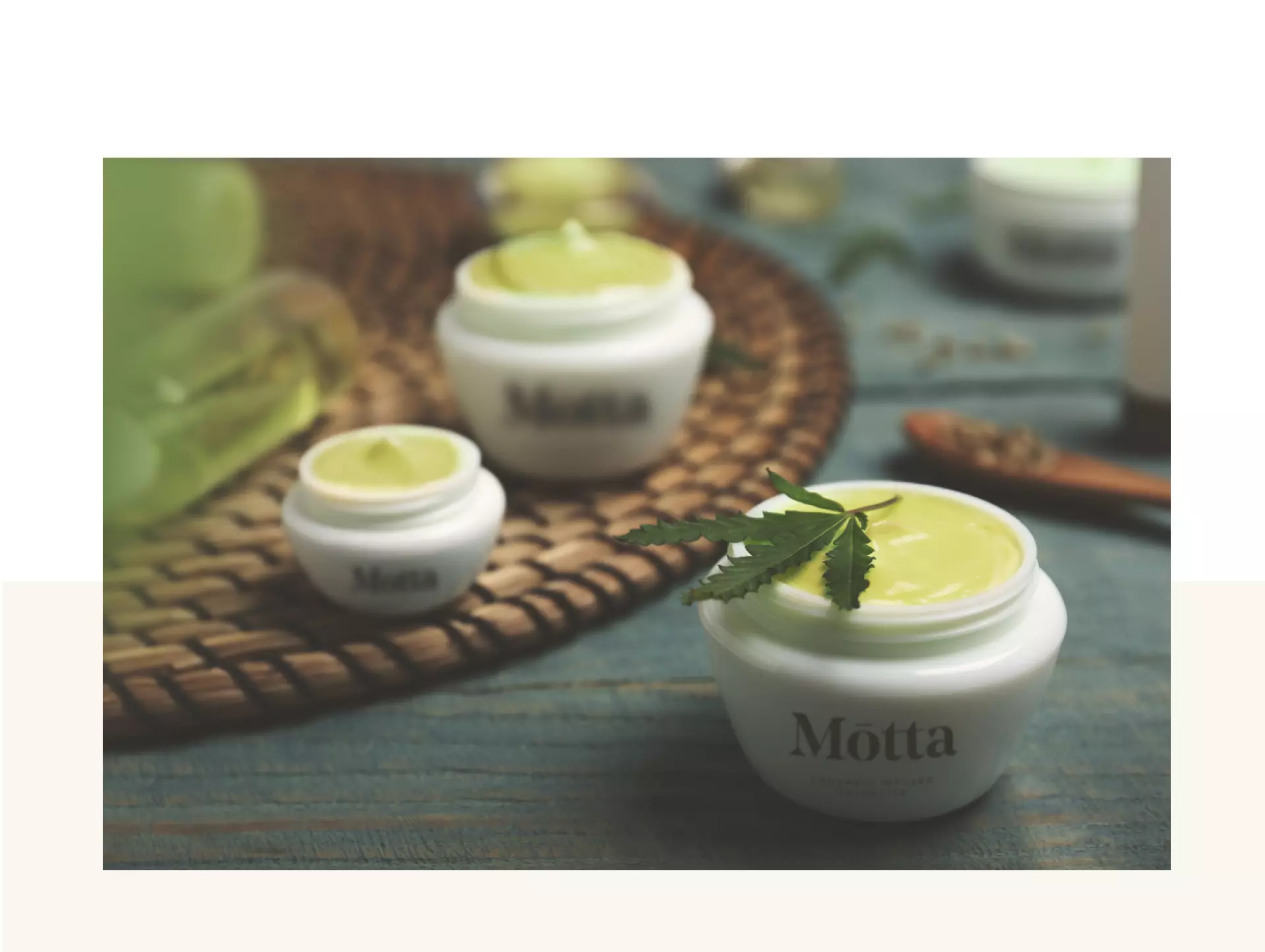 Motta este linia conceptuală de produse cosmetice de canabis cu un sistem de identitate sofisticat 3707_3