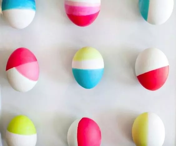Dip-dyed Easter Eggs, Buzzfeed மூலம் Pinterest: https://www.pinterest.com/pin/360358407665056058/