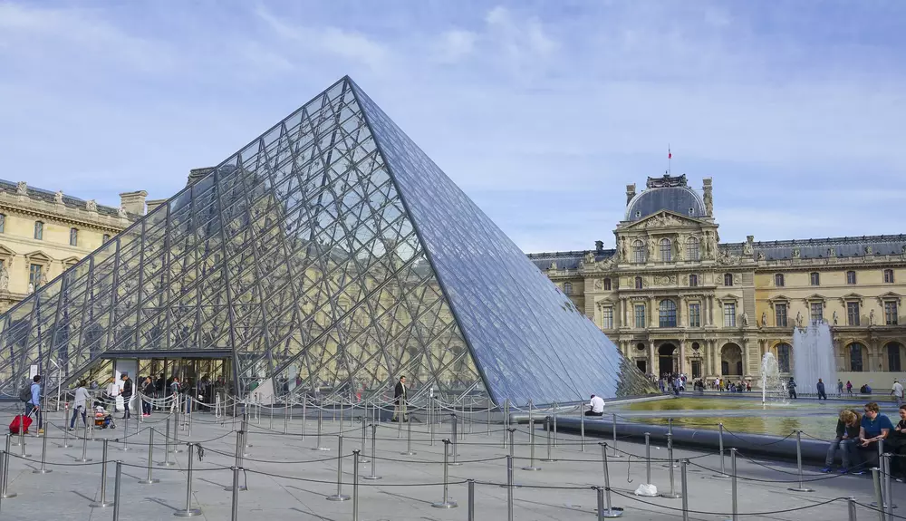 Louvre Mendapat Presiden Wanita Pertama Dalam 228 Tahun Sejarah 4159_1