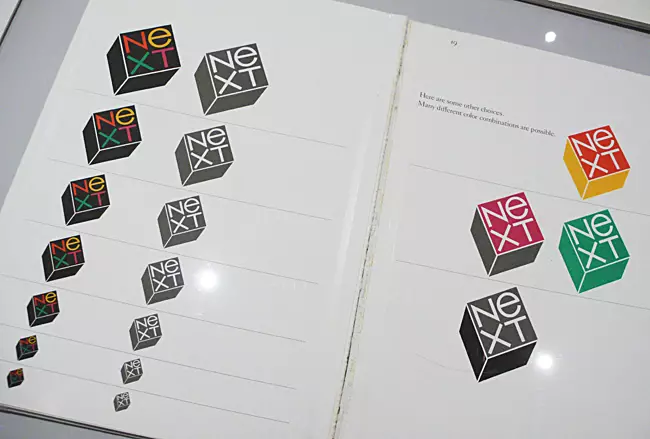 NextLogoBook - hoto na Ellen Shapiro