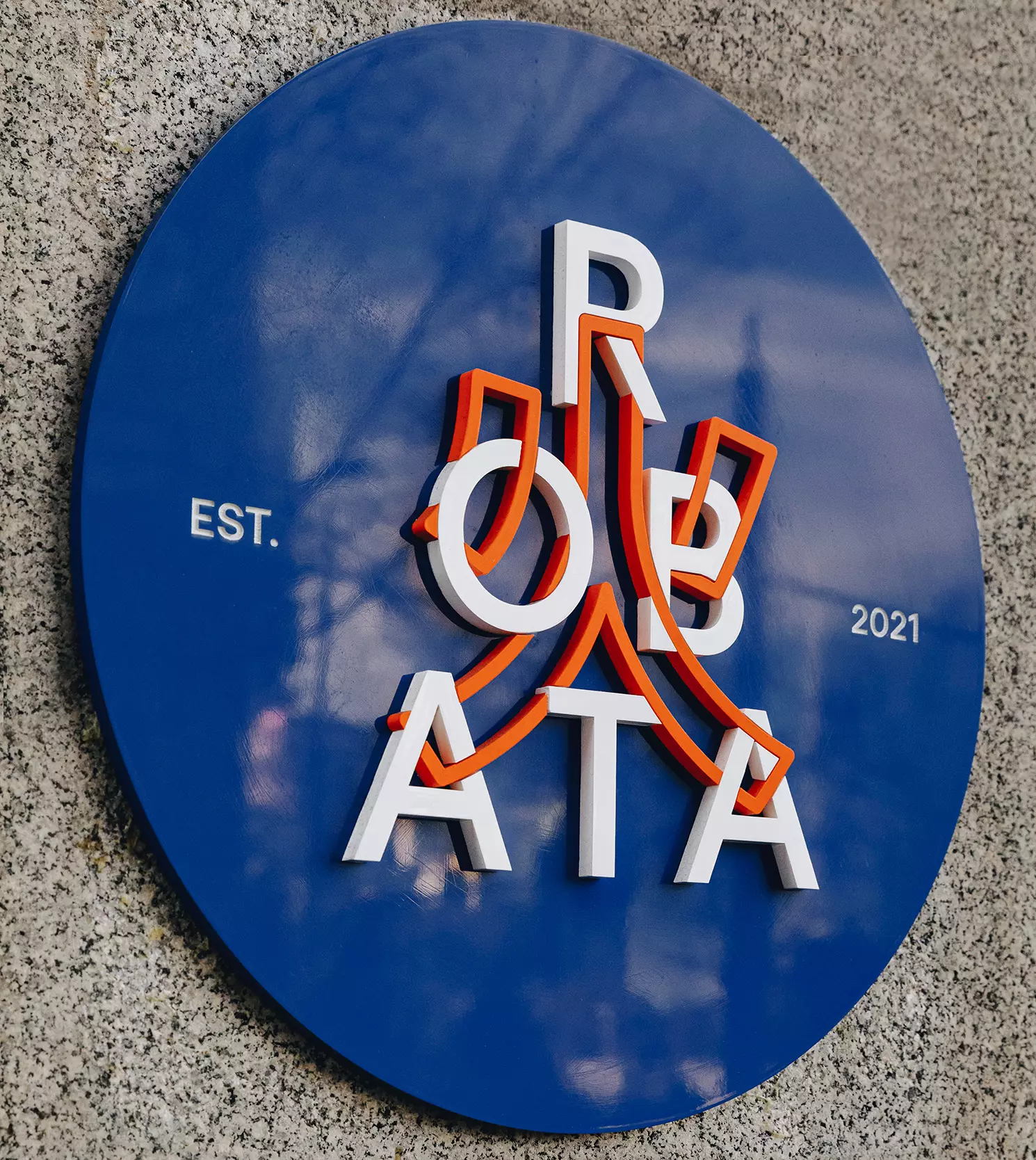 Robata's merkidentiteit door Mucho houdt van de neonreclames van Tokio 48139_7