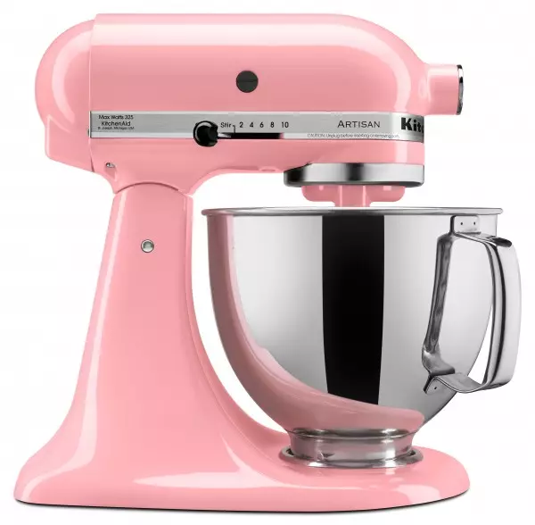 KitchenAid-in Guava Glaze-də ikonik Stand Mikser, PANTONE 13-1520 Rose Quartz tərəfindən məlumatlandırılmış isti çəhrayı ton.