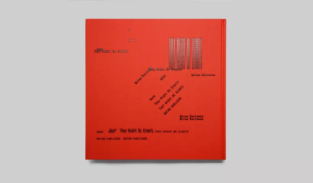 הפרויקט האחרון של They Might Be Giants הוא 'BOOK' ובו מככבת מכונת הכתיבה של IBM Selectric משנות ה-70 של פול סהרה 540_11