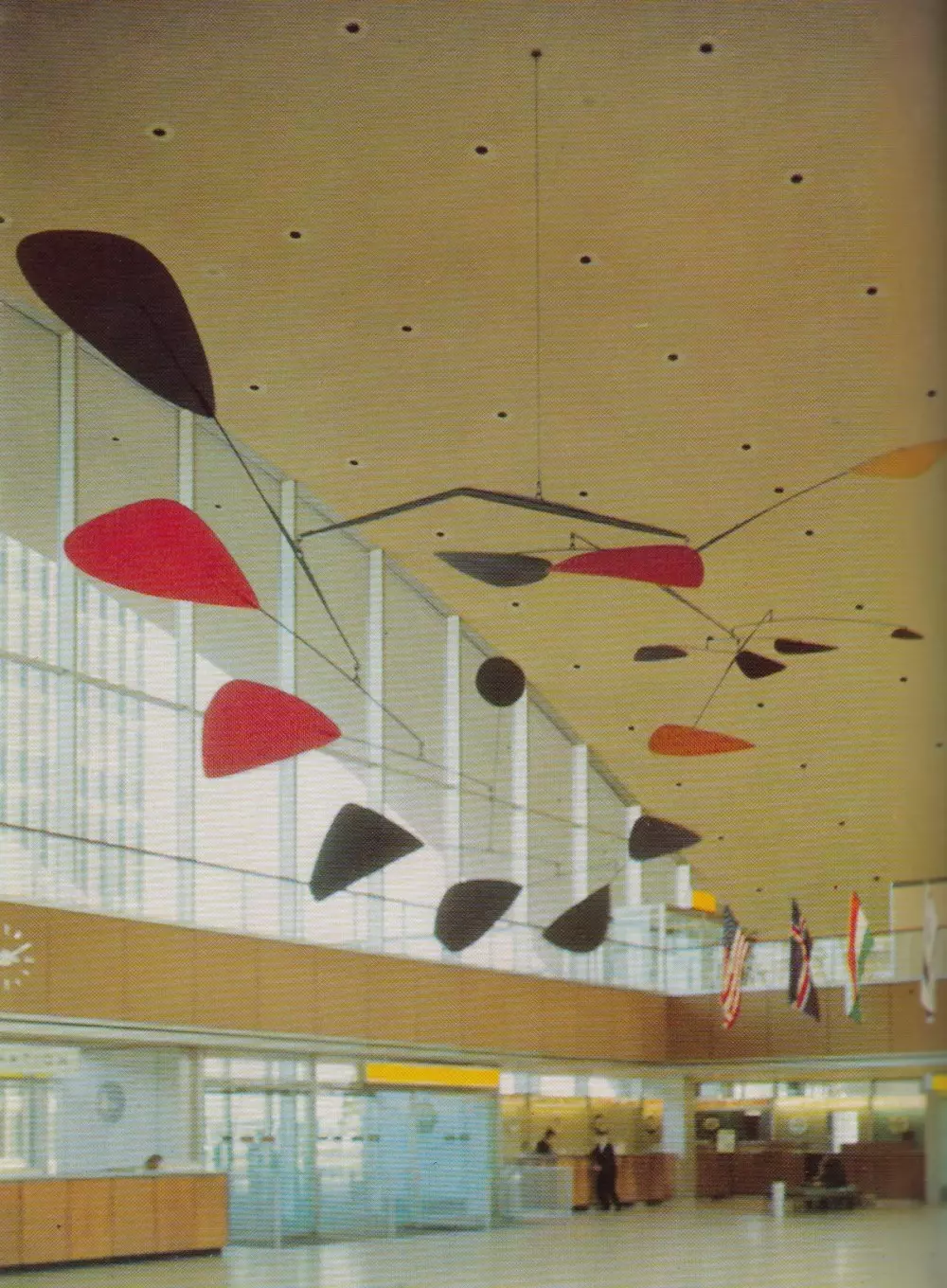 Lilemong tsa bo-1960, Guggenheim e ile ea lokolla Alexander Calder: A Retrospective Exhibition.