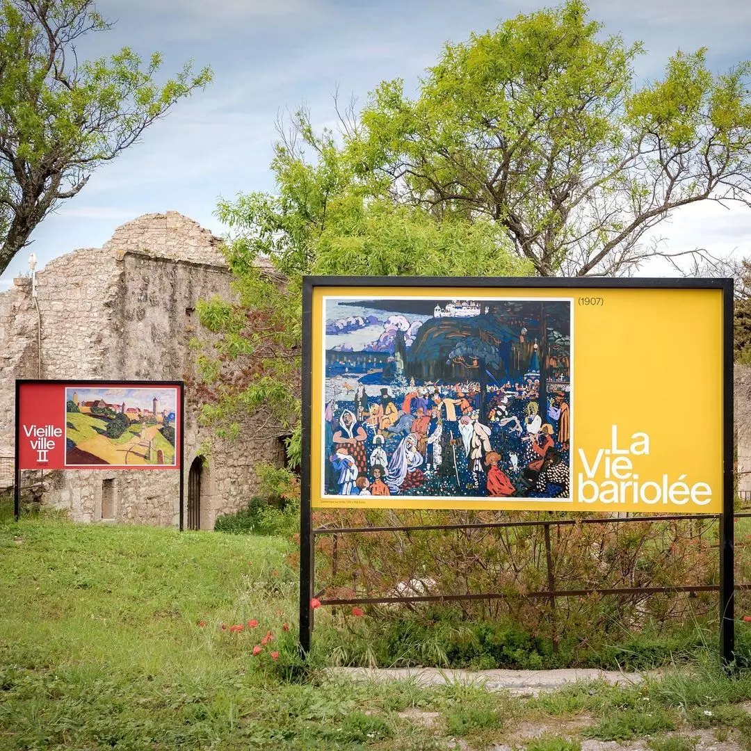 Ny Studio République dia mamolavola afisy sy famantarana ho an'i Kandinsky ao amin'ny Château Des Baux De Provence 583_3