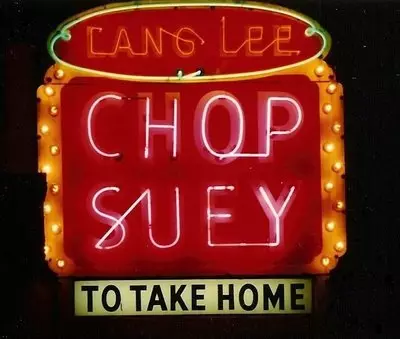 Chop Suey: Raws li Asmeskas li Apple Pie 62317_5