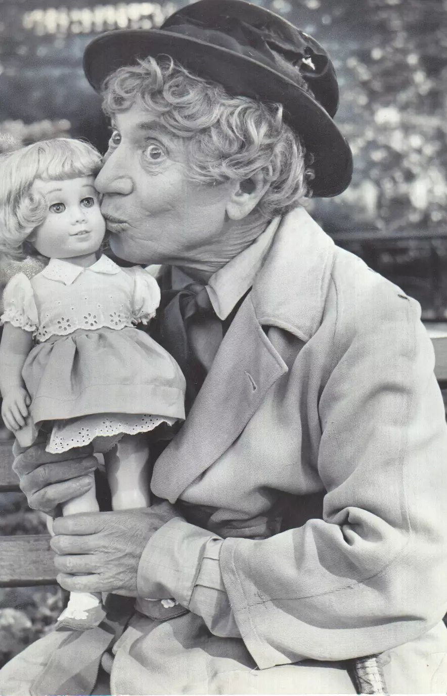 Harpo Marx ja ystävä.