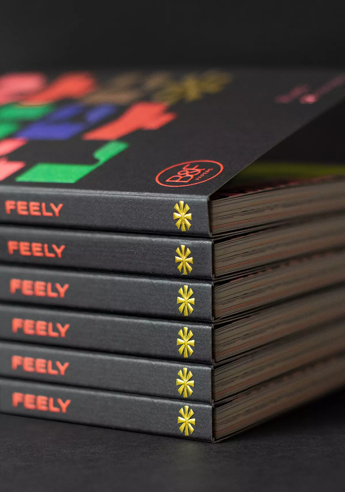 Touchy Feely minangka Buku Desain Promosi Kanggo Rives 6500_4
