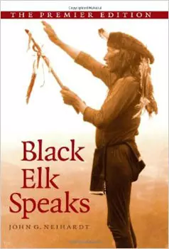 Black Elk Speaks: Avea ma Tala o le Soifuaga o se Tagata Paia o le Oglala Sioux