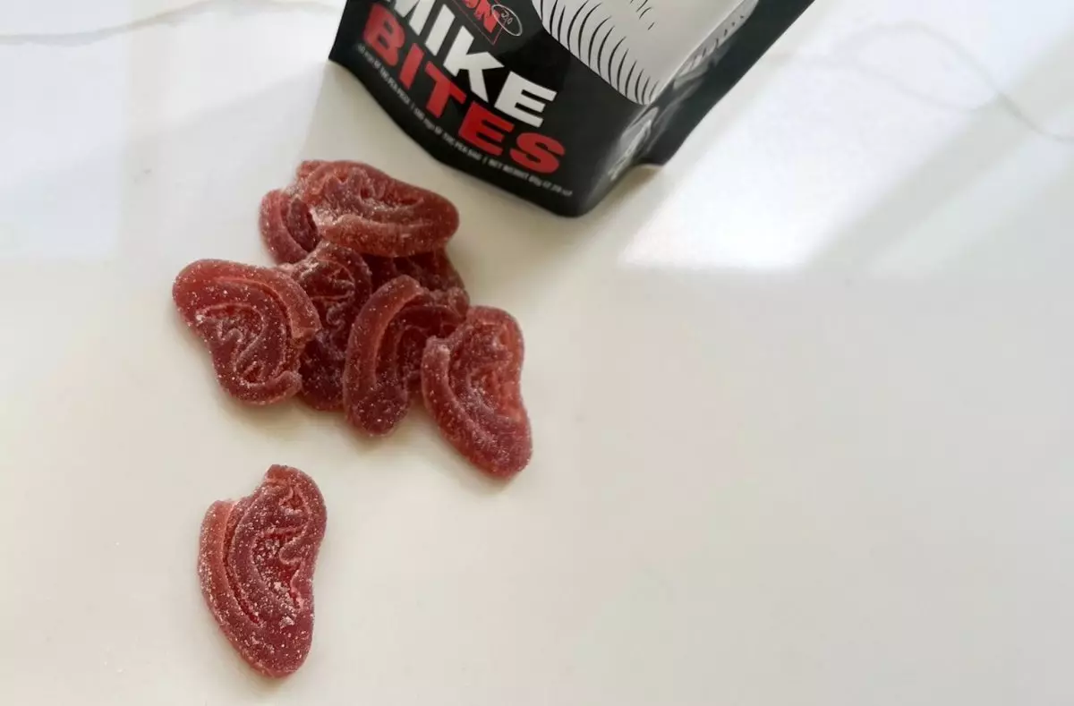 Mike Tyson သည် နားရွက်ပုံသဏ္ဍာန်ရှိသော Weed Gummies—Queue Nervous ရယ်မောသံကို ထုတ်ပြန်ခဲ့သည်။