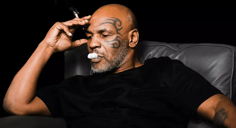 Mike Tyson lanza gomitas de marihuana con forma de orella: risas nerviosas en fila 741_1