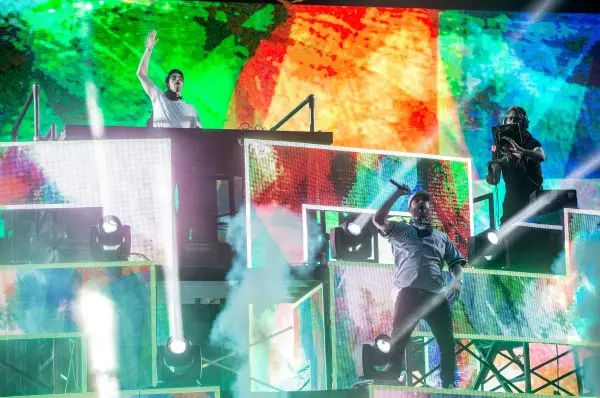 Nagtanghal ang Chainsmokers sa Sahara tent sa Coachella, sa Indio, CA, USA, noong 24 Abril, 2016.