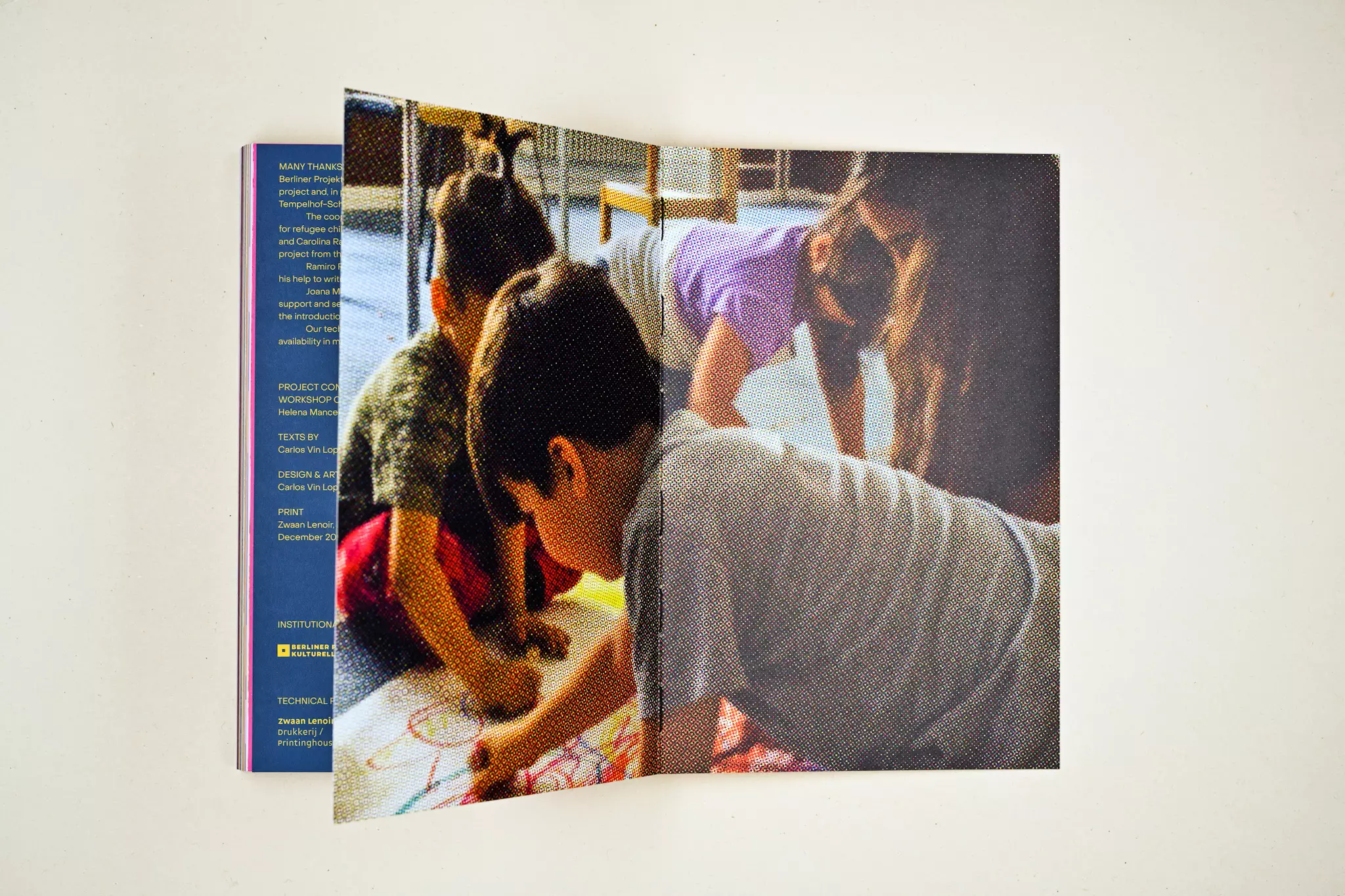 „Gdzie jest Zuhause?” to projekt książkowy ilustrowany przez dzieci uchodźców w Berlinie 9946_22